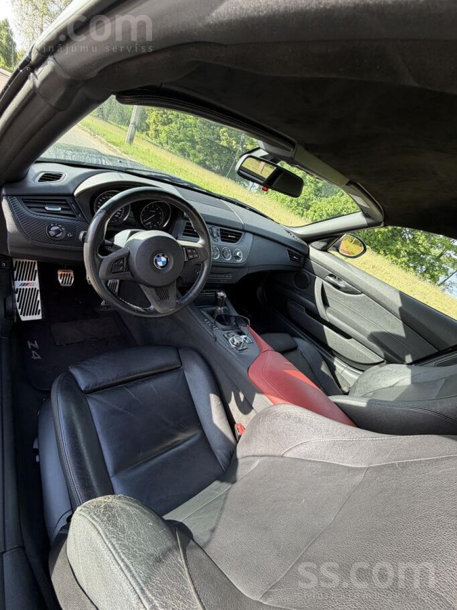 Blue BMW Z4 2009 in Riga, with an engine capacity of 3.00 L and mileage of 158 thousand km for 14000 €, photo 8 on AUTOMOTO.COM.LV