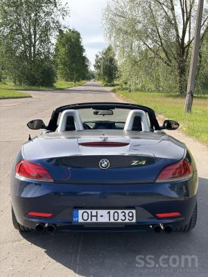 Blue BMW Z4 2009 in Riga, with an engine capacity of 3.00 L and mileage of 158 thousand km for 14000 €, photo 12 on AUTOMOTO.COM.LV