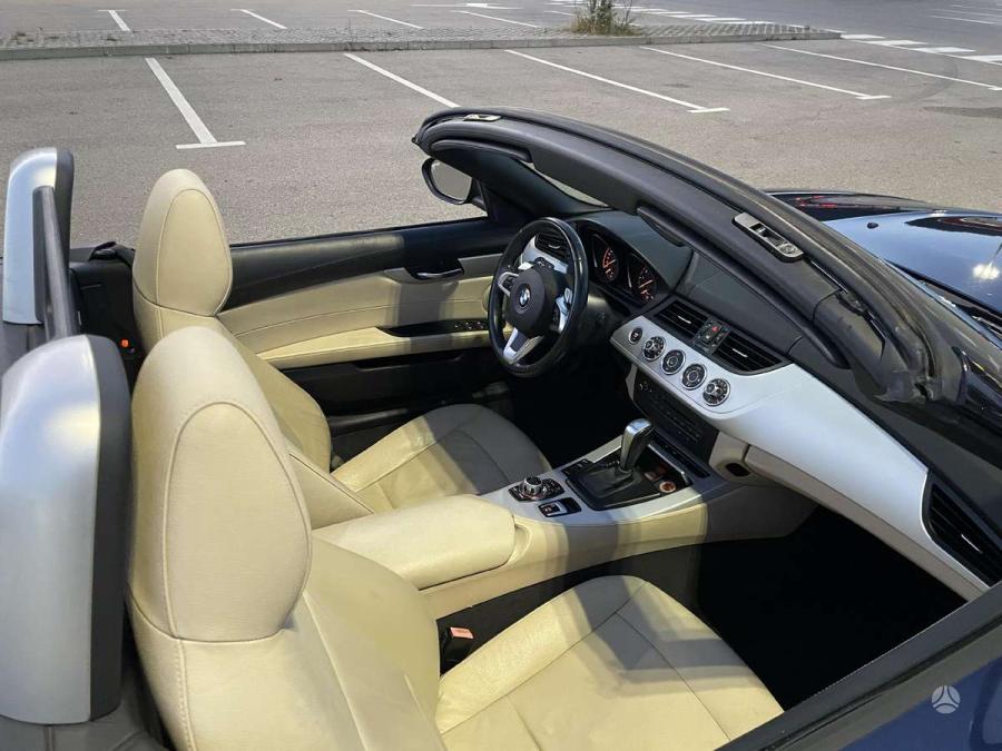 Zils BMW Z4 2010 Viļņa, ar dzinēja tilpumu 2.50 L un nobraukumu 240 tūkst. km par 10900 €, foto 3 vietnē AUTOMOTO.COM.LV