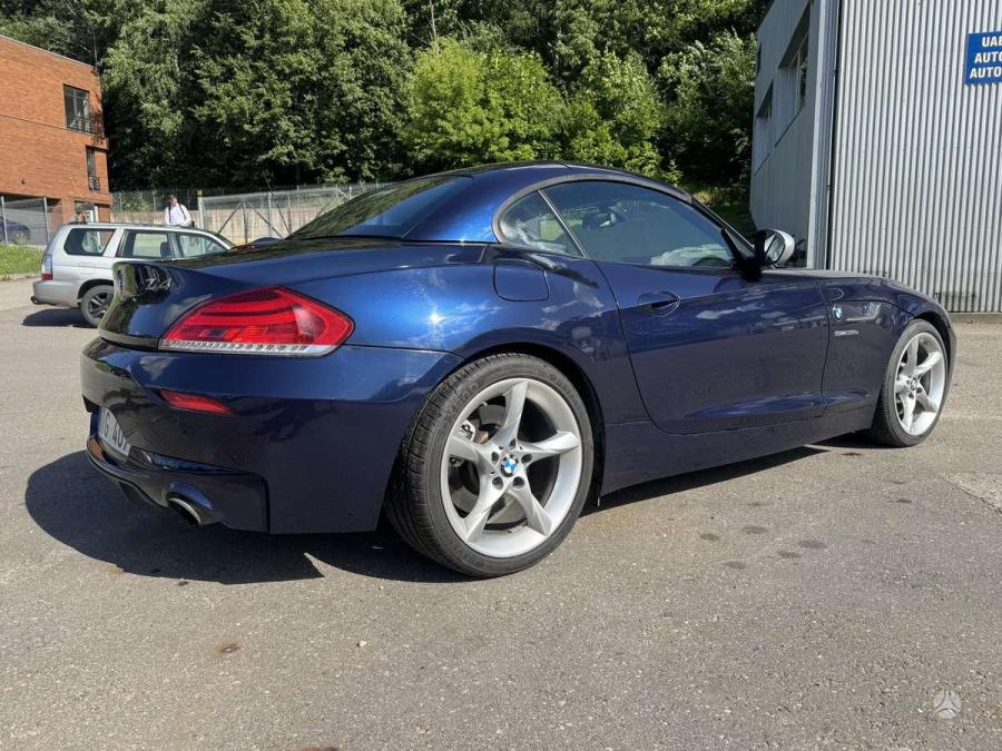 Blue BMW Z4 2011 in Kaunas, with an engine capacity of 2.98 L and mileage of 291 thousand km for 14700 €, photo 4 on AUTOMOTO.COM.LV