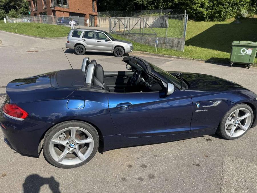 Blue BMW Z4 2011 in Kaunas, with an engine capacity of 2.98 L and mileage of 291 thousand km for 14700 €, photo 6 on AUTOMOTO.COM.LV