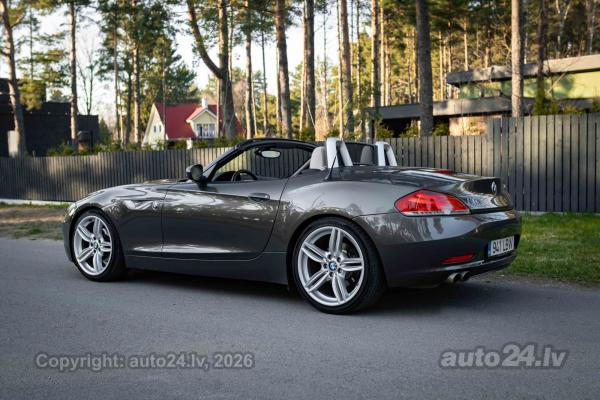 Brown BMW Z4 2010 in Tallinn, with an engine capacity of 2.50 L and mileage of 209 thousand km for 14900 €, photo 4 on AUTOMOTO.COM.LV
