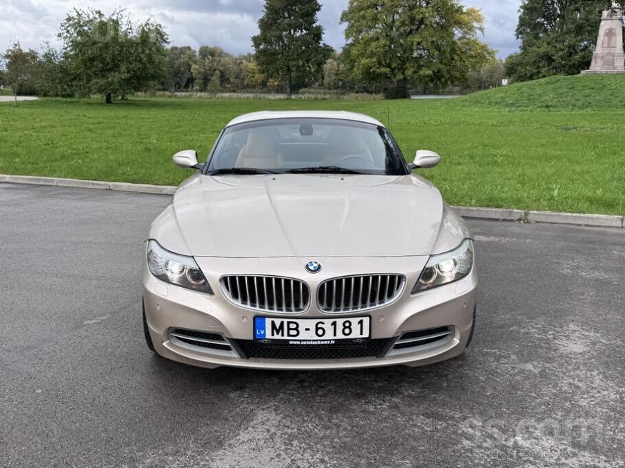 Brown BMW Z4 2011 in Riga, with an engine capacity of 3.00 L and mileage of 0 thousand km for 19990 €, photo 3 on AUTOMOTO.COM.LV