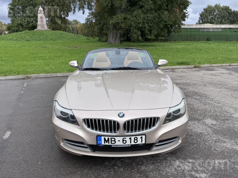 Brown BMW Z4 2011 in Riga, with an engine capacity of 3.00 L and mileage of 0 thousand km for 19990 €, photo 9 on AUTOMOTO.COM.LV