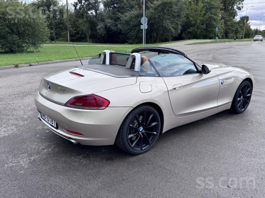 Brown BMW Z4 2011 in Riga, with an engine capacity of 3.00 L and mileage of 0 thousand km for 19990 €, photo 10 on AUTOMOTO.COM.LV