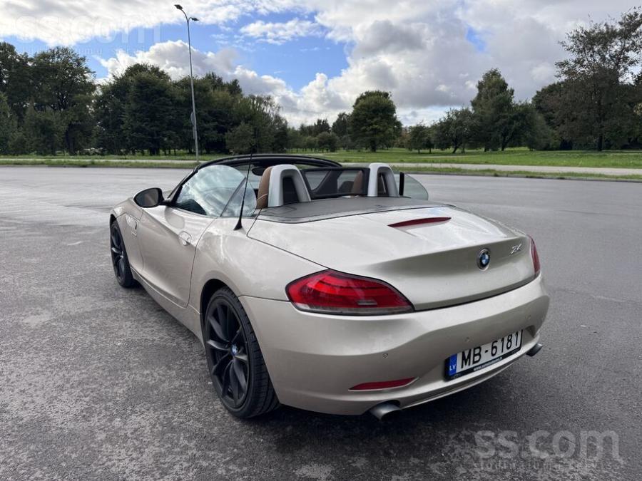 Brown BMW Z4 2011 in Riga, with an engine capacity of 3.00 L and mileage of 0 thousand km for 19990 €, photo 12 on AUTOMOTO.COM.LV