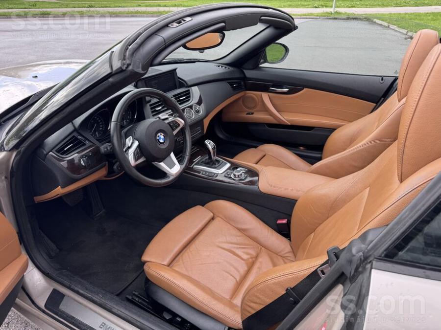 Brown BMW Z4 2011 in Riga, with an engine capacity of 3.00 L and mileage of 0 thousand km for 19990 €, photo 13 on AUTOMOTO.COM.LV