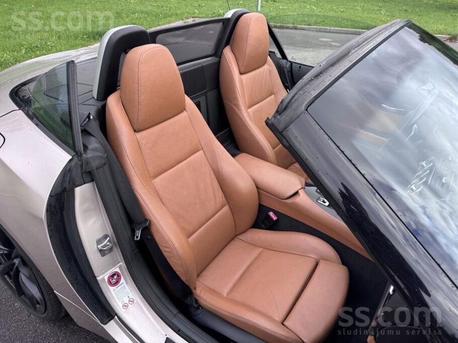 Brown BMW Z4 2011 in Riga, with an engine capacity of 3.00 L and mileage of 0 thousand km for 19990 €, photo 16 on AUTOMOTO.COM.LV