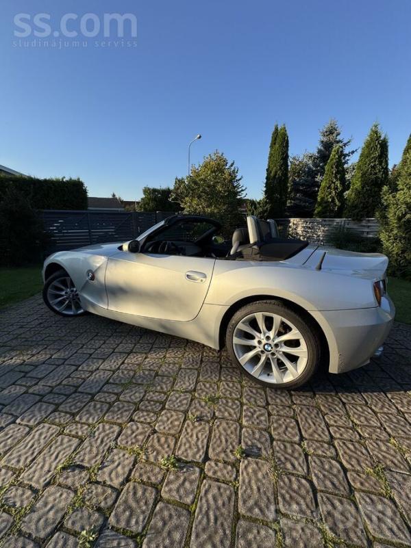 BMW Z4 2004 in Riga, with an engine capacity of 2.20 L and mileage of 230 thousand km for 7500 €, photo 4 on AUTOMOTO.COM.LV