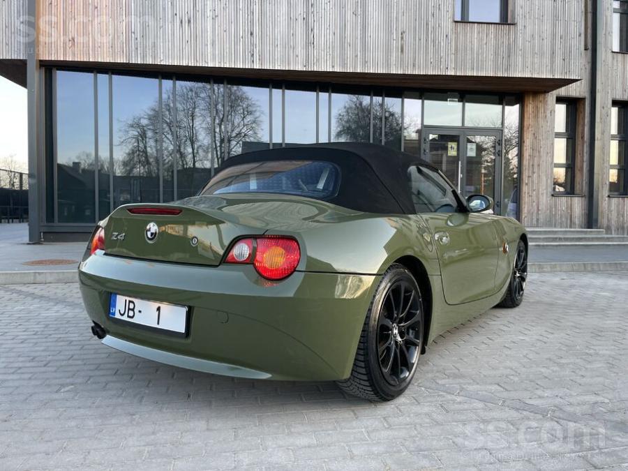 Green BMW Z4 2004 in Tukums, with an engine capacity of 2.50 L and mileage of 257 thousand km for 9950 €, photo 3 on AUTOMOTO.COM.LV