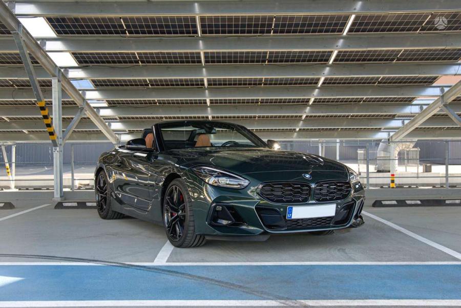 Green BMW Z4 2025 in Vilnius, with an engine capacity of 3.00 L and mileage of 13 thousand km for 52500 €, photo 3 on AUTOMOTO.COM.LV