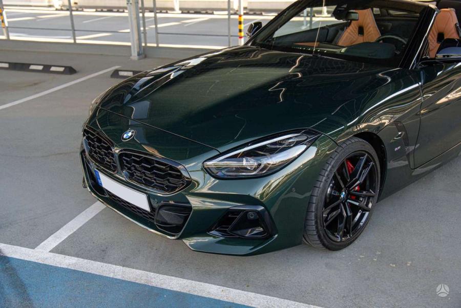 Green BMW Z4 2025 in Vilnius, with an engine capacity of 3.00 L and mileage of 13 thousand km for 52500 €, photo 4 on AUTOMOTO.COM.LV