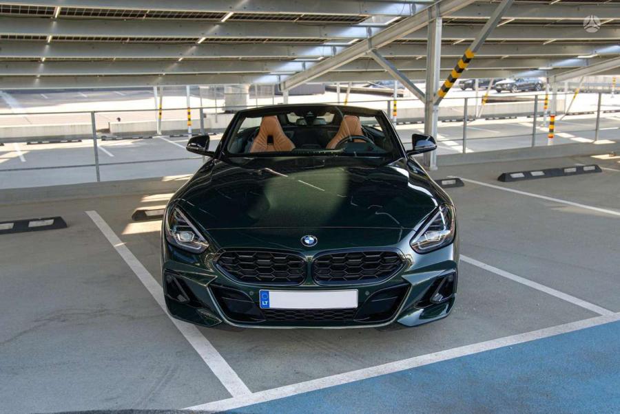 Green BMW Z4 2025 in Vilnius, with an engine capacity of 3.00 L and mileage of 13 thousand km for 52500 €, photo 8 on AUTOMOTO.COM.LV