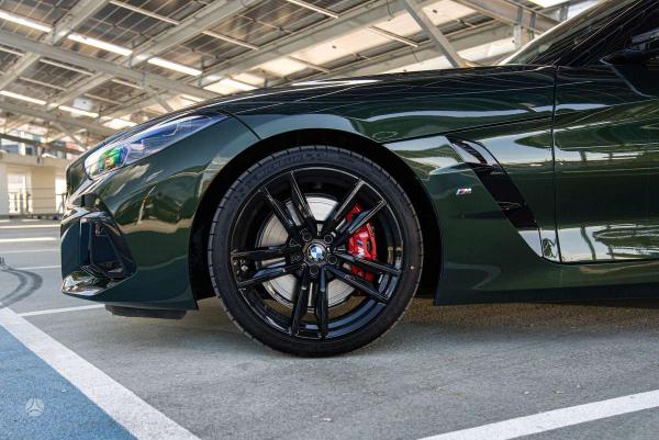 Green BMW Z4 2025 in Vilnius, with an engine capacity of 3.00 L and mileage of 13 thousand km for 52500 €, photo 9 on AUTOMOTO.COM.LV