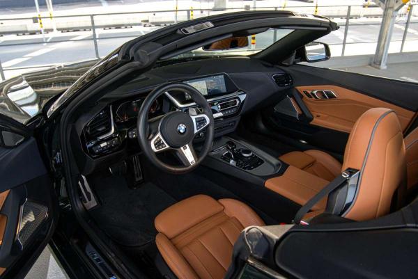Green BMW Z4 2025 in Vilnius, with an engine capacity of 3.00 L and mileage of 13 thousand km for 52500 €, photo 10 on AUTOMOTO.COM.LV