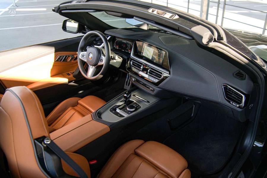 Green BMW Z4 2025 in Vilnius, with an engine capacity of 3.00 L and mileage of 13 thousand km for 52500 €, photo 12 on AUTOMOTO.COM.LV