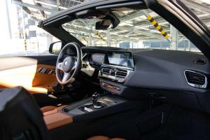 Green BMW Z4 2025 in Vilnius, with an engine capacity of 3.00 L and mileage of 13 thousand km for 52500 €, photo 13 on AUTOMOTO.COM.LV