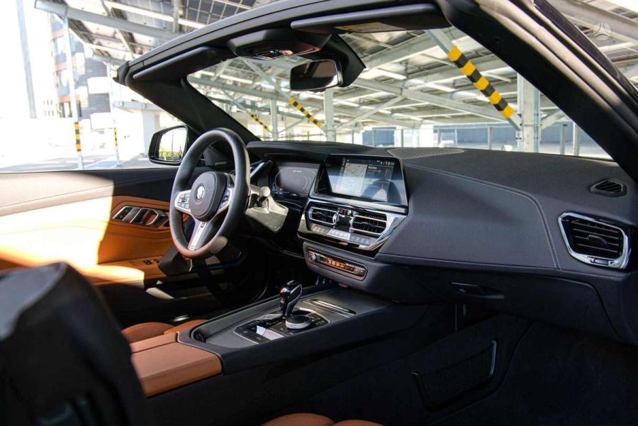 Green BMW Z4 2025 in Vilnius, with an engine capacity of 3.00 L and mileage of 13 thousand km for 52500 €, photo 13 on AUTOMOTO.COM.LV