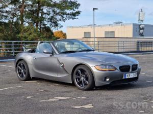 Pelēks BMW Z4 2003 Rīga, ar dzinēja tilpumu 2.50 L un nobraukumu 246 tūkst. km par 7990 €, foto  vietnē AUTOMOTO.COM.LV