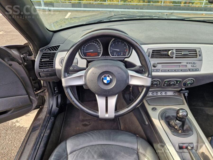 Pelēks BMW Z4 2003 Rīga, ar dzinēja tilpumu 2.50 L un nobraukumu 246 tūkst. km par 7990 €, foto 12 vietnē AUTOMOTO.COM.LV