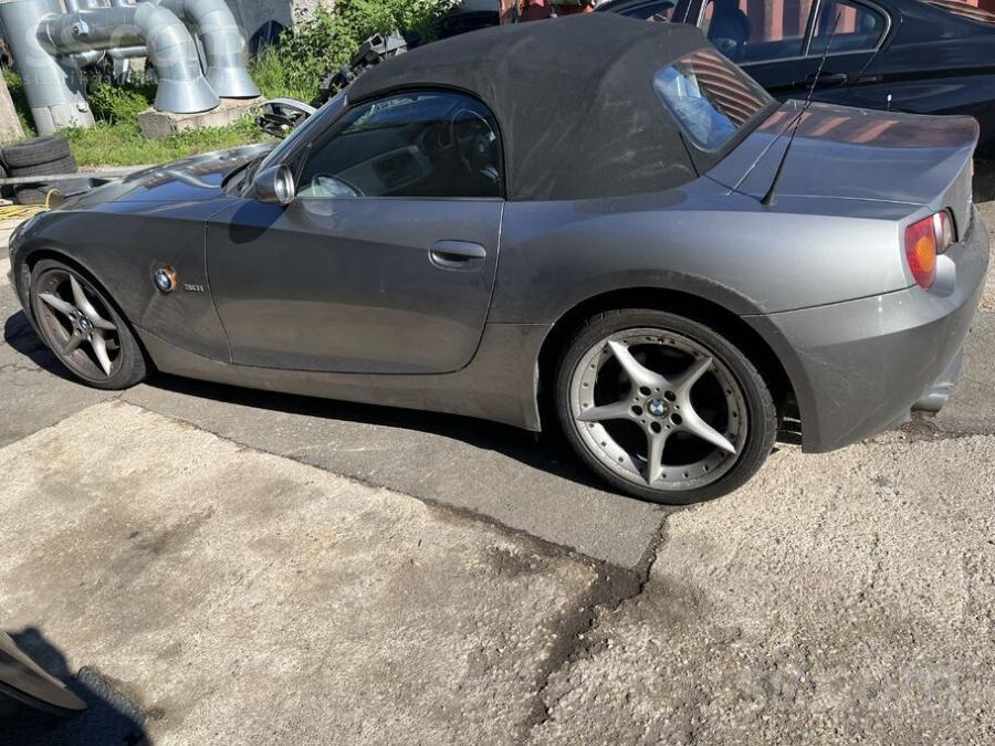 Grey BMW Z4 2003 in Riga, with an engine capacity of 3.00 L and mileage of 104 thousand km for 5000 €, photo 6 on AUTOMOTO.COM.LV