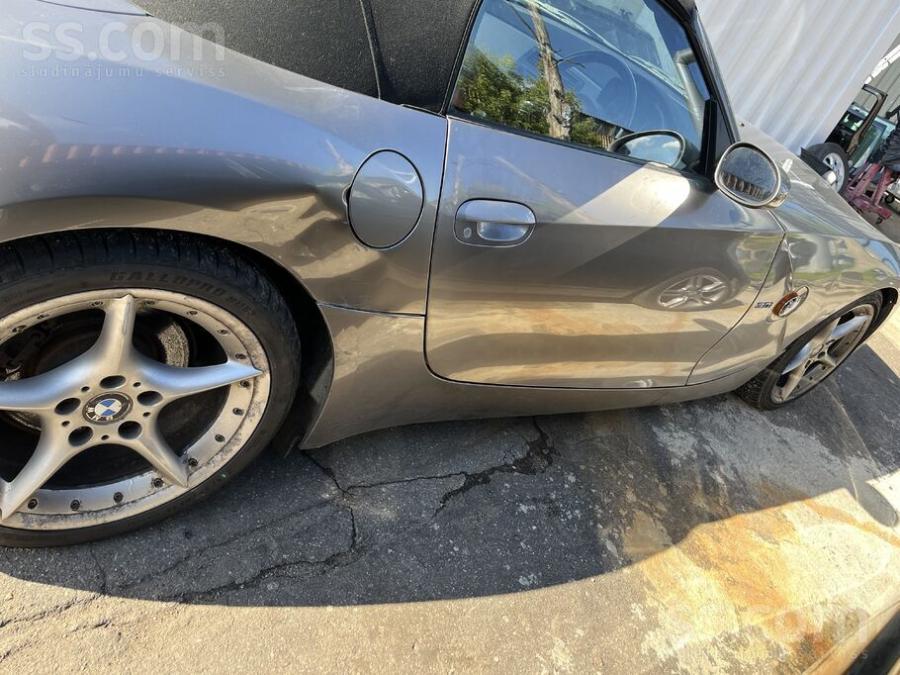 Grey BMW Z4 2003 in Riga, with an engine capacity of 3.00 L and mileage of 104 thousand km for 5000 €, photo 7 on AUTOMOTO.COM.LV