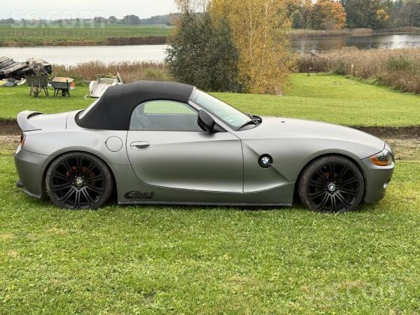 Pelēks BMW Z4 2003 Rīga, ar dzinēja tilpumu 2.50 L un nobraukumu 208 tūkst. km par 5850 €, foto 1 vietnē AUTOMOTO.COM.LV