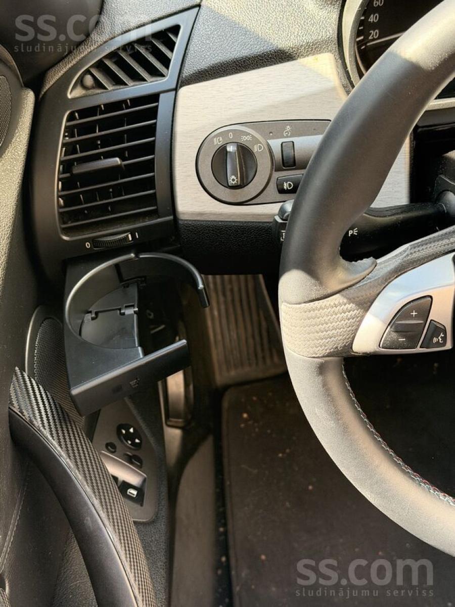 Grey BMW Z4 2004 in Riga, with an engine capacity of 2.20 L and mileage of 232 thousand km for 7500 €, photo 6 on AUTOMOTO.COM.LV