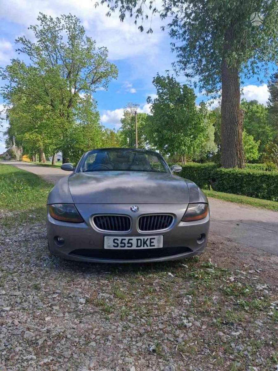 Pelēks BMW Z4 2005 Šauļi, ar dzinēja tilpumu 2.50 L un nobraukumu 142 tūkst. km par 2600 €, foto 1 vietnē AUTOMOTO.COM.LV