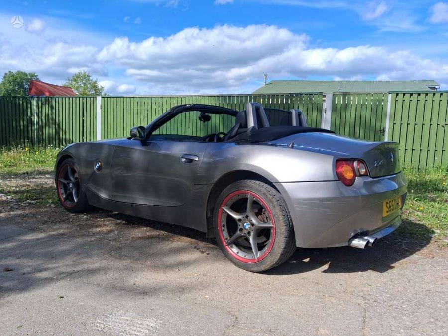 Pelēks BMW Z4 2005 Šauļi, ar dzinēja tilpumu 2.50 L un nobraukumu 142 tūkst. km par 2600 €, foto 7 vietnē AUTOMOTO.COM.LV