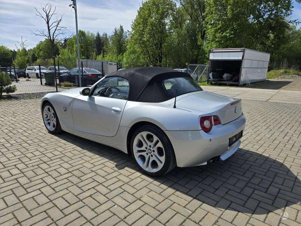 Grey BMW Z4 2005 in Kaunas, with an engine capacity of 2.49 L and mileage of 220 thousand km for 7700 €, photo 6 on AUTOMOTO.COM.LV