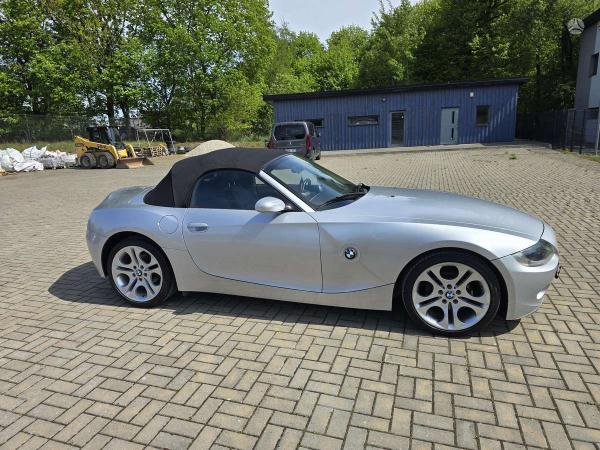 Grey BMW Z4 2005 in Kaunas, with an engine capacity of 2.49 L and mileage of 220 thousand km for 7700 €, photo 10 on AUTOMOTO.COM.LV