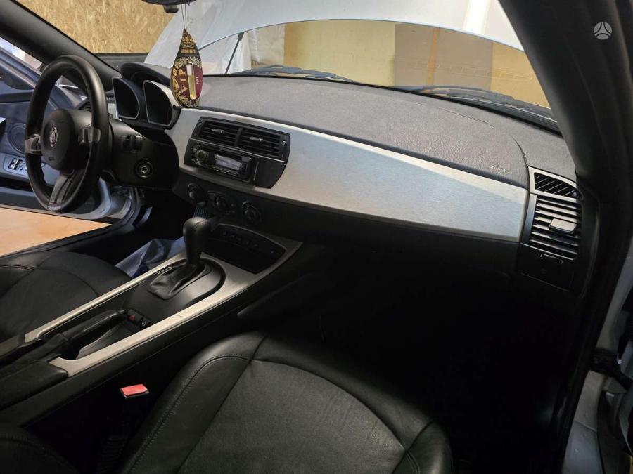 Pelēks BMW Z4 2005 Kauņa, ar dzinēja tilpumu 2.49 L un nobraukumu 220 tūkst. km par 7700 €, foto 16 vietnē AUTOMOTO.COM.LV