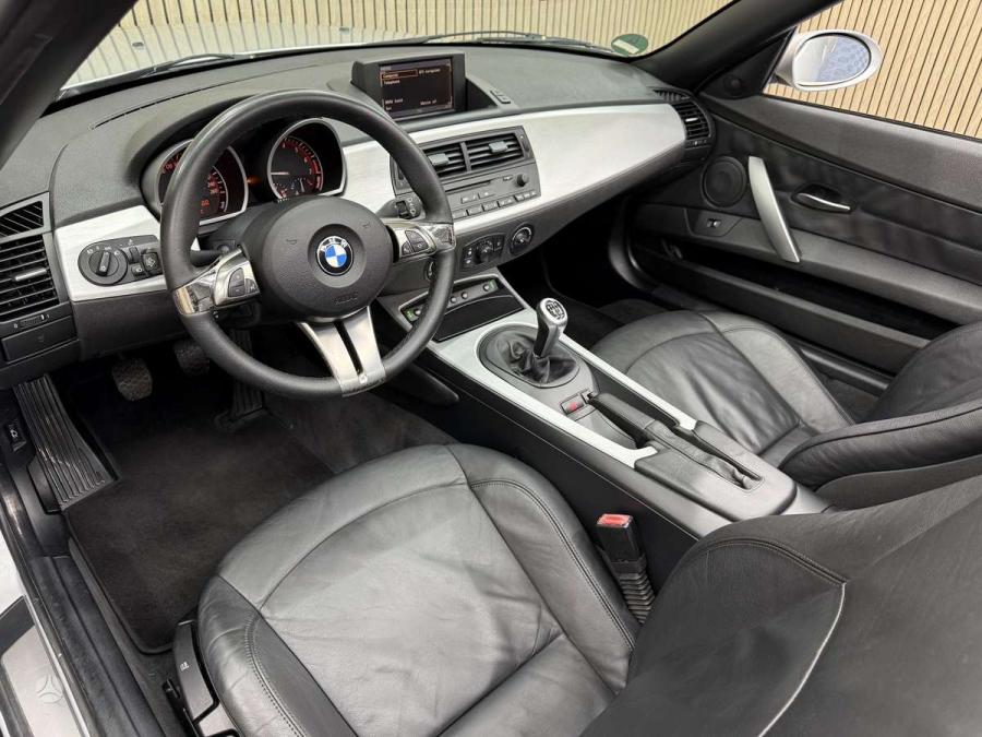 Pelēks BMW Z4 2007 Marijampole, ar dzinēja tilpumu 2.50 L un nobraukumu 210 tūkst. km par 7999 €, foto 3 vietnē AUTOMOTO.COM.LV