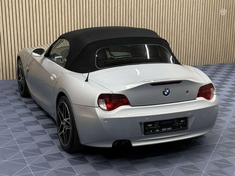 Pelēks BMW Z4 2007 Marijampole, ar dzinēja tilpumu 2.50 L un nobraukumu 210 tūkst. km par 7999 €, foto 13 vietnē AUTOMOTO.COM.LV
