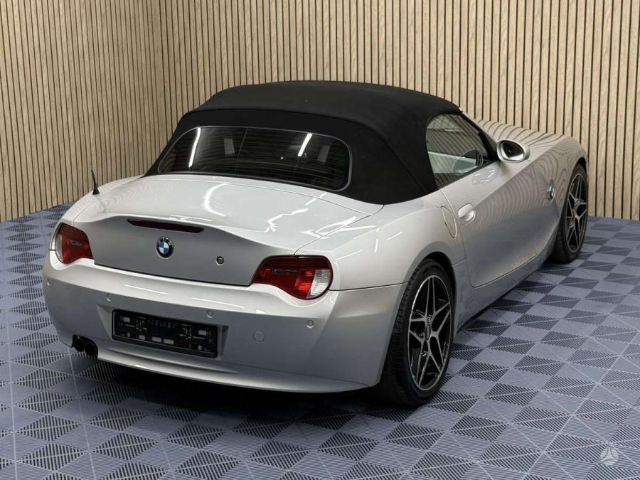 Pelēks BMW Z4 2007 Marijampole, ar dzinēja tilpumu 2.50 L un nobraukumu 210 tūkst. km par 7999 €, foto 15 vietnē AUTOMOTO.COM.LV