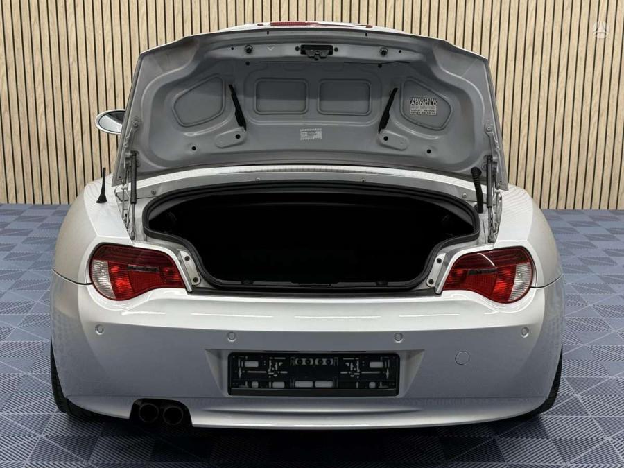 Pelēks BMW Z4 2007 Marijampole, ar dzinēja tilpumu 2.50 L un nobraukumu 210 tūkst. km par 7999 €, foto 17 vietnē AUTOMOTO.COM.LV