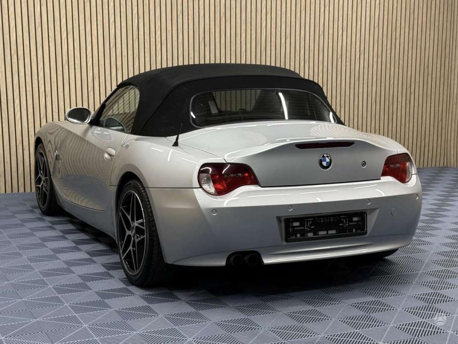 Pelēks BMW Z4 2007 Marijampole, ar dzinēja tilpumu 2.50 L un nobraukumu 210 tūkst. km par 7999 €, foto 36 vietnē AUTOMOTO.COM.LV