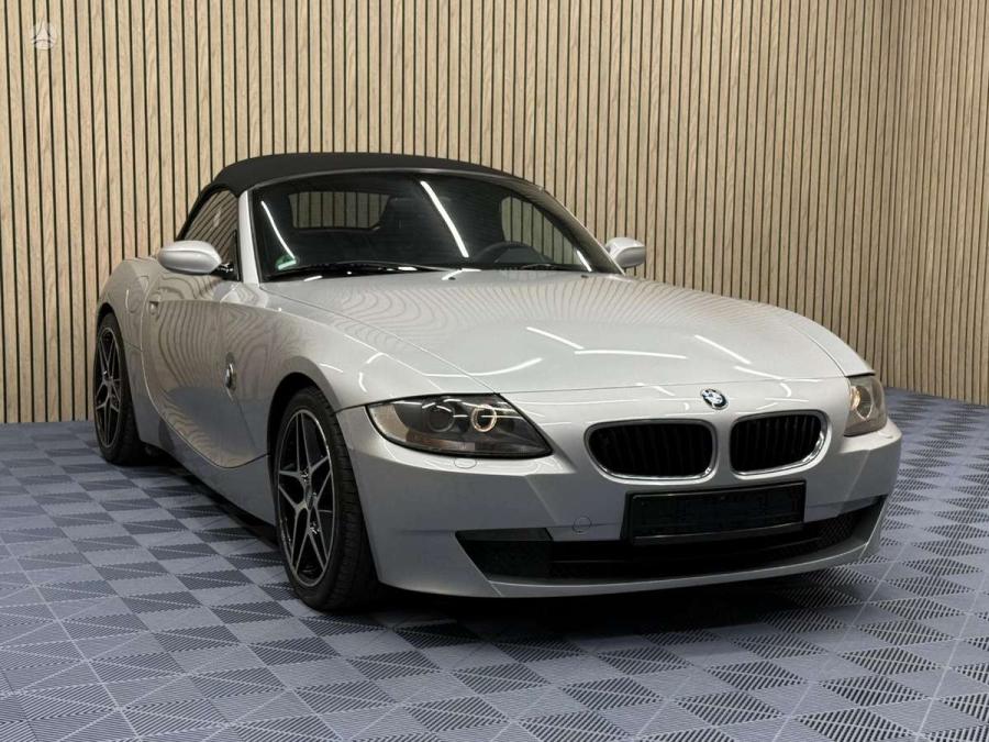Pelēks BMW Z4 2007 Marijampole, ar dzinēja tilpumu 2.50 L un nobraukumu 210 tūkst. km par 7999 €, foto 38 vietnē AUTOMOTO.COM.LV