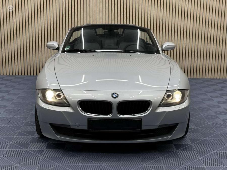 Pelēks BMW Z4 2007 Marijampole, ar dzinēja tilpumu 2.50 L un nobraukumu 210 tūkst. km par 7999 €, foto 39 vietnē AUTOMOTO.COM.LV