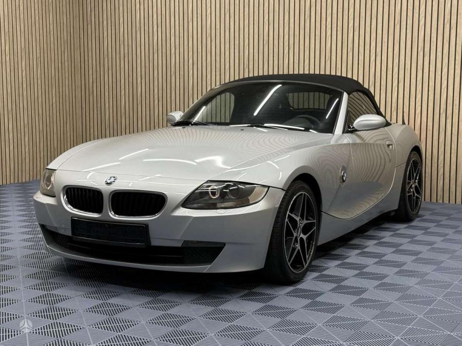 Pelēks BMW Z4 2007 Marijampole, ar dzinēja tilpumu 2.50 L un nobraukumu 210 tūkst. km par 7999 €, foto 40 vietnē AUTOMOTO.COM.LV
