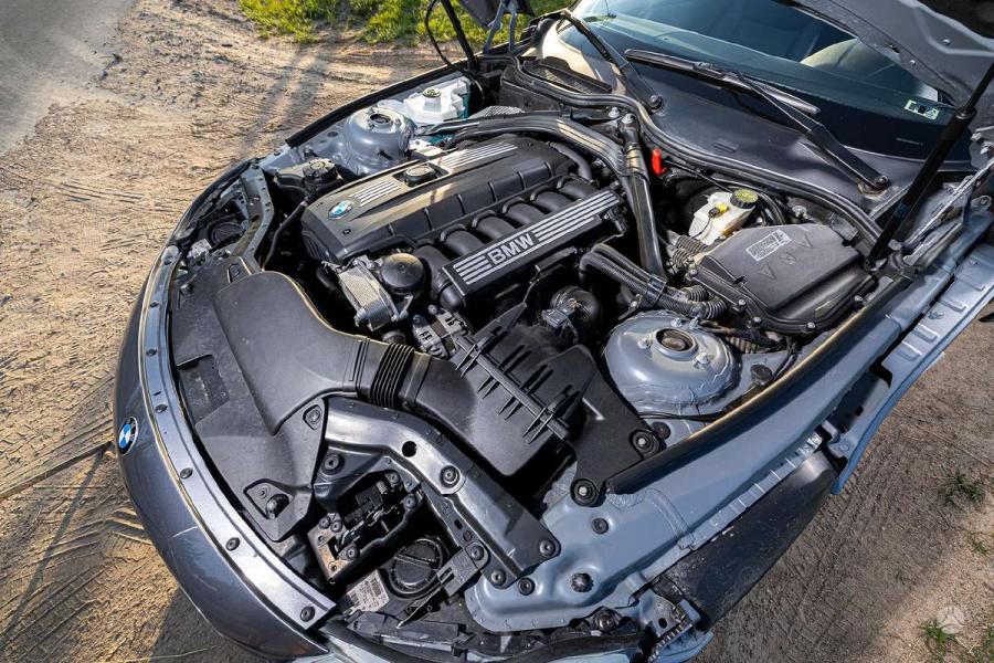 Pelēks BMW Z4 2011 Viļņa, ar dzinēja tilpumu 3.00 L un nobraukumu 72 tūkst. km par 15900 €, foto 15 vietnē AUTOMOTO.COM.LV