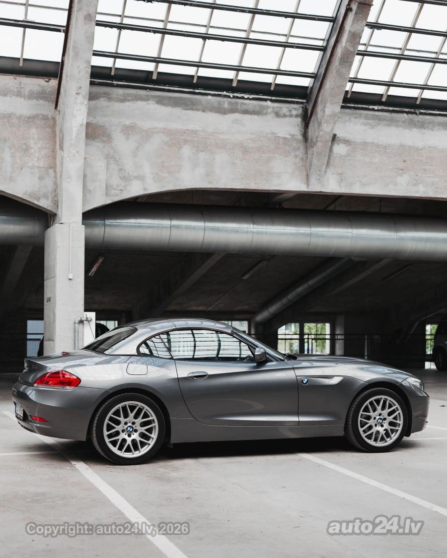 Pelēks BMW Z4 2011 Tallina, ar dzinēja tilpumu 2.50 L un nobraukumu 132 tūkst. km par 20000 €, foto 9 vietnē AUTOMOTO.COM.LV