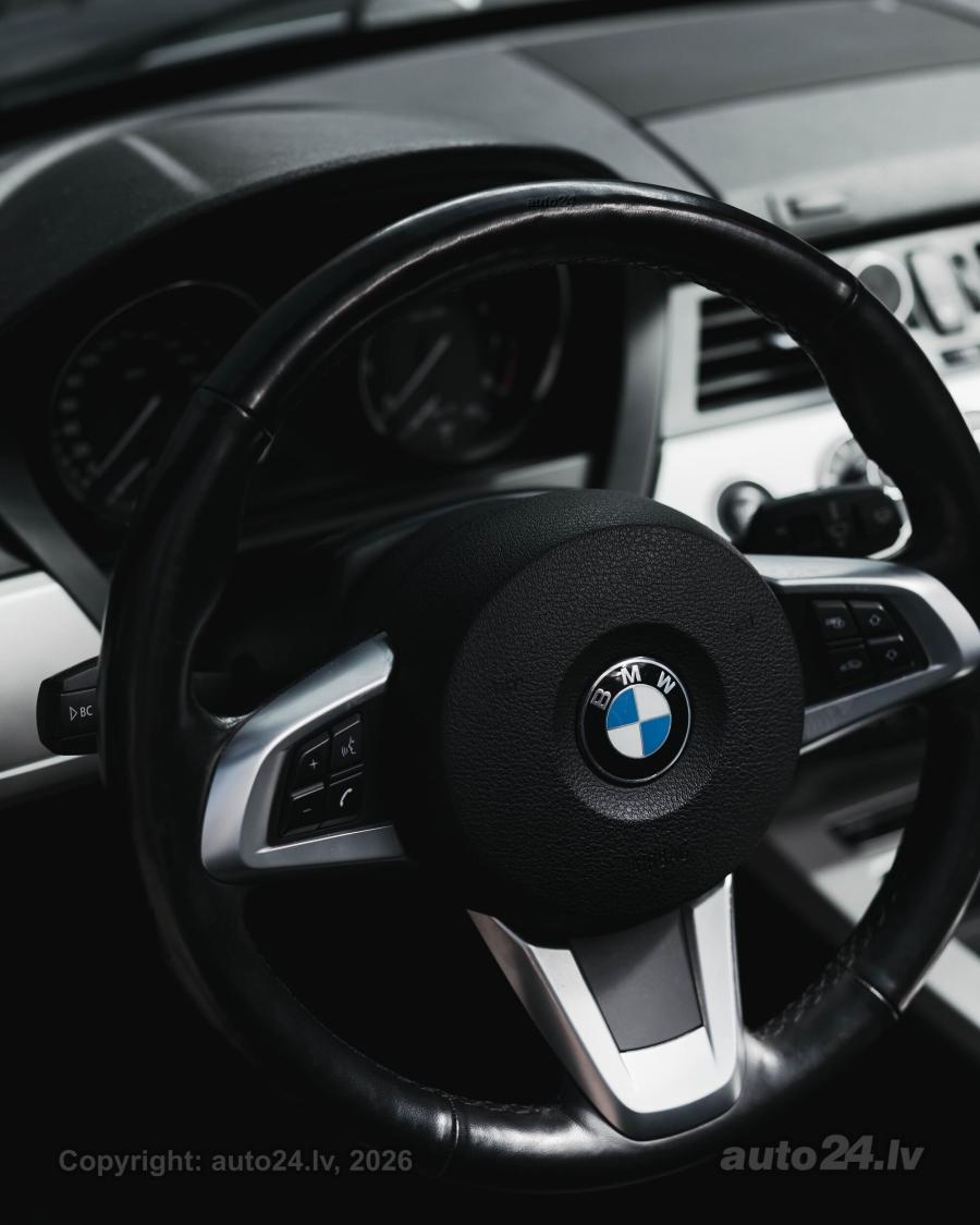 Pelēks BMW Z4 2011 Tallina, ar dzinēja tilpumu 2.50 L un nobraukumu 132 tūkst. km par 20000 €, foto 21 vietnē AUTOMOTO.COM.LV