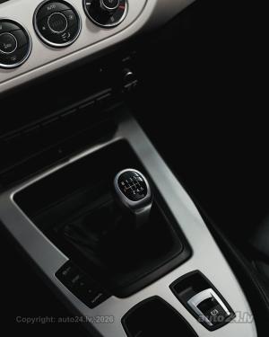 Pelēks BMW Z4 2011 Tallina, ar dzinēja tilpumu 2.50 L un nobraukumu 132 tūkst. km par 20000 €, foto 23 vietnē AUTOMOTO.COM.LV