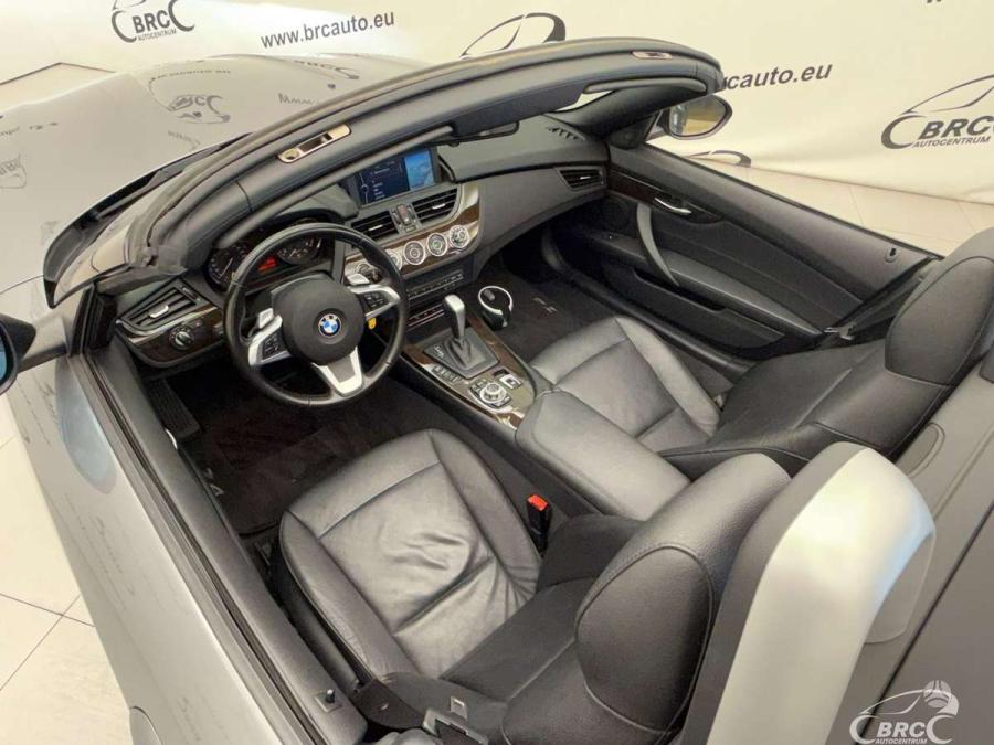 Grey BMW Z4 2011 in Vilnius, with an engine capacity of 3.00 L and mileage of 75 thousand km for 16900 €, photo 9 on AUTOMOTO.COM.LV