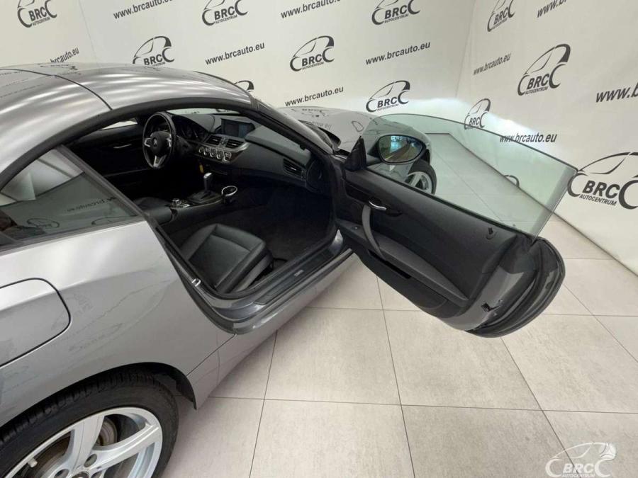 Grey BMW Z4 2011 in Vilnius, with an engine capacity of 3.00 L and mileage of 75 thousand km for 16900 €, photo 11 on AUTOMOTO.COM.LV