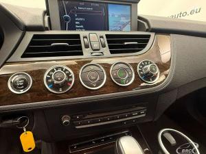 Grey BMW Z4 2011 in Vilnius, with an engine capacity of 3.00 L and mileage of 75 thousand km for 16900 €, photo 14 on AUTOMOTO.COM.LV