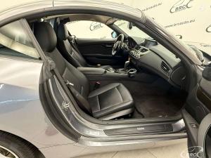 Grey BMW Z4 2011 in Vilnius, with an engine capacity of 3.00 L and mileage of 75 thousand km for 16900 €, photo 17 on AUTOMOTO.COM.LV