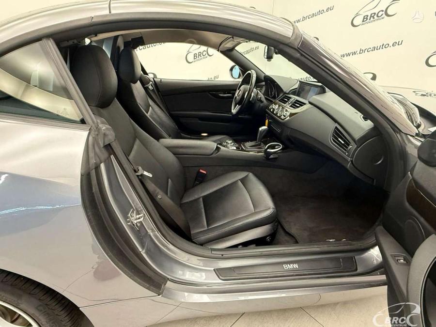 Grey BMW Z4 2011 in Vilnius, with an engine capacity of 3.00 L and mileage of 75 thousand km for 16900 €, photo 17 on AUTOMOTO.COM.LV